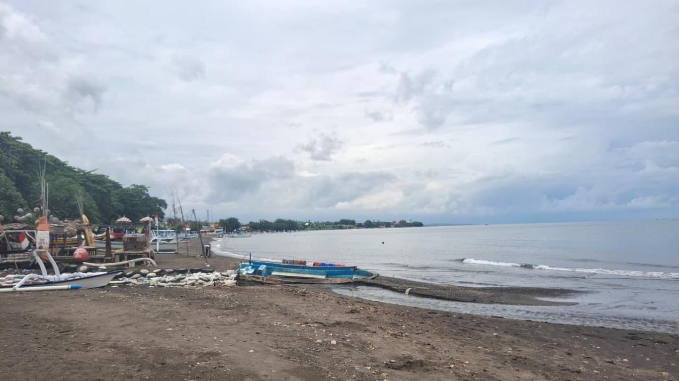 Pantai Lovina sebagai Daya Tarik Utama Wisata Bahari Desa Kalibukbuk ...